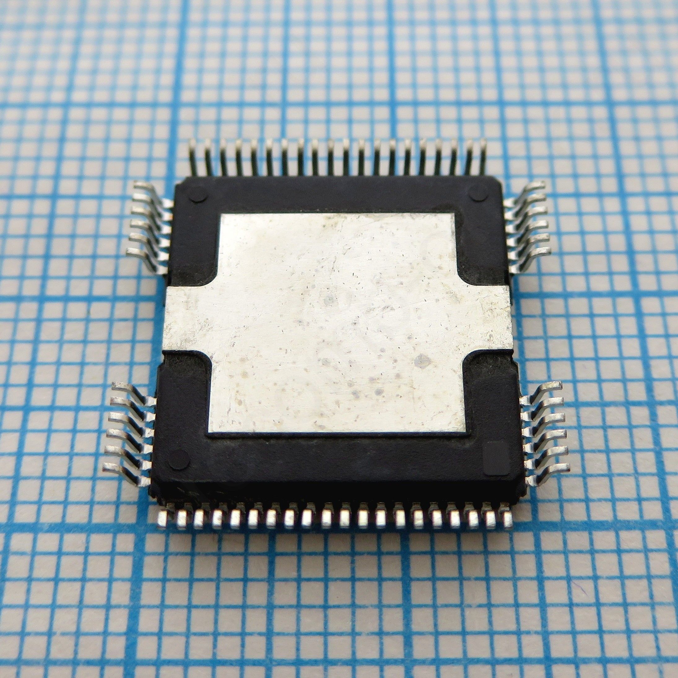 30566 BOSCH - используется в автомобильной электронике