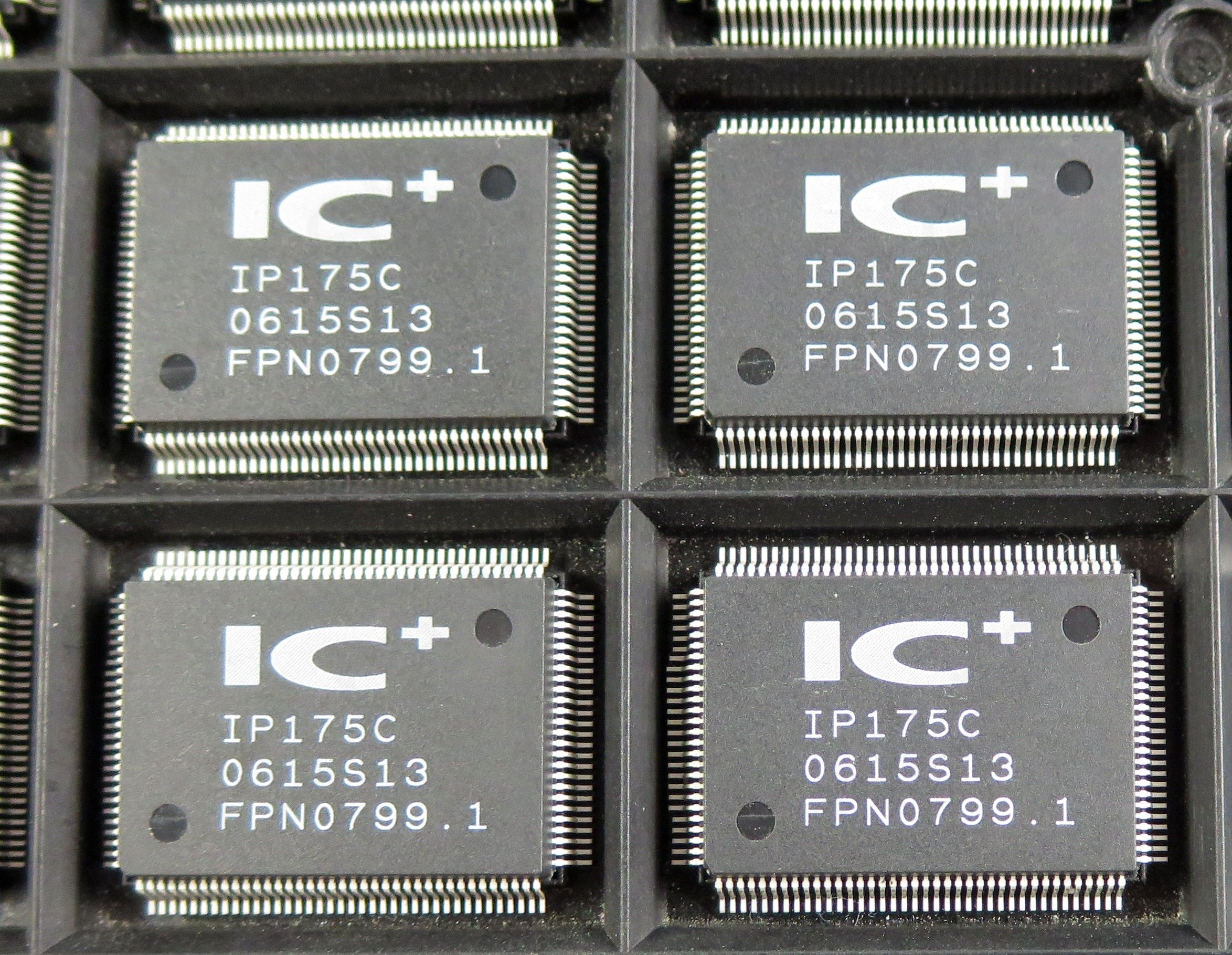 IP175C - Пяти-портовый сетевой коммутатор 10/100 Мбит