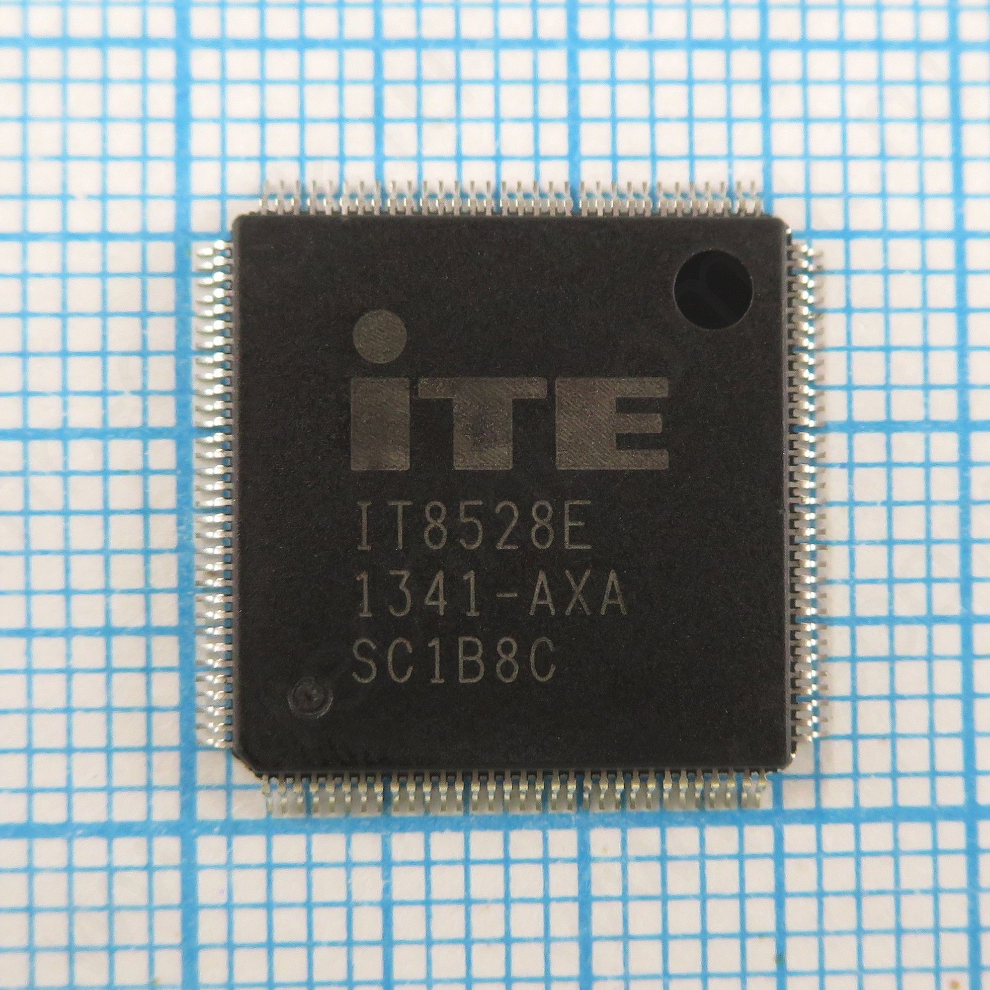 IT8528E AXA IT8528E-AXA - Мультиконтроллер